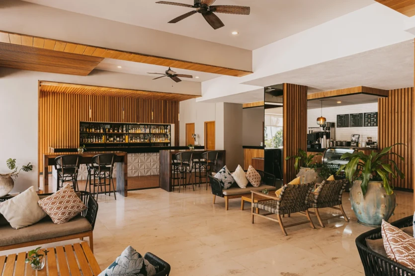 Volare Bar | Marival Emotions Resort & Suites